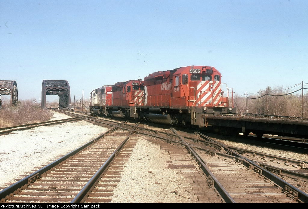 CP 5506, 5502, and SOO 6621 on #501